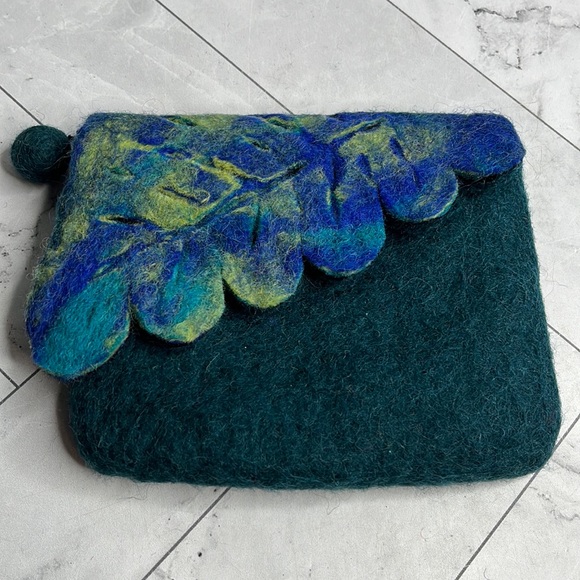 Bags | Nwt Handmade Felt Wool Coin Purse Zip Closure With Flap Round ...